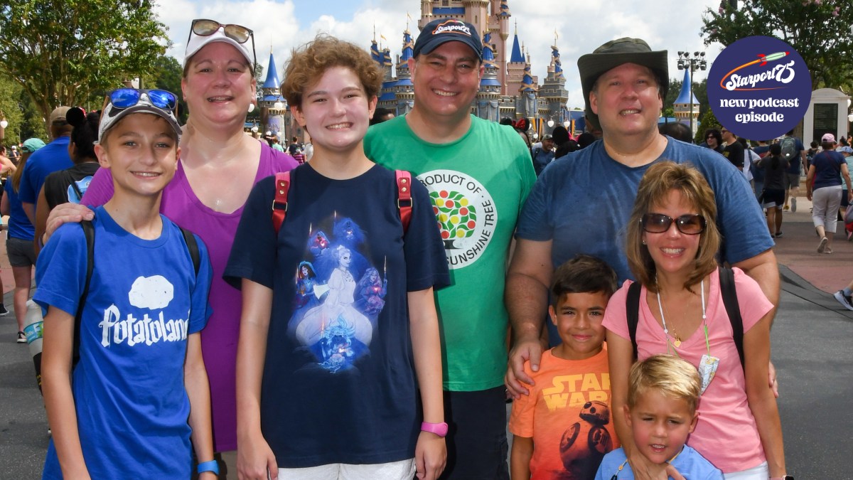 Starport75 – A look through the starport portal at the Walt Disney ...